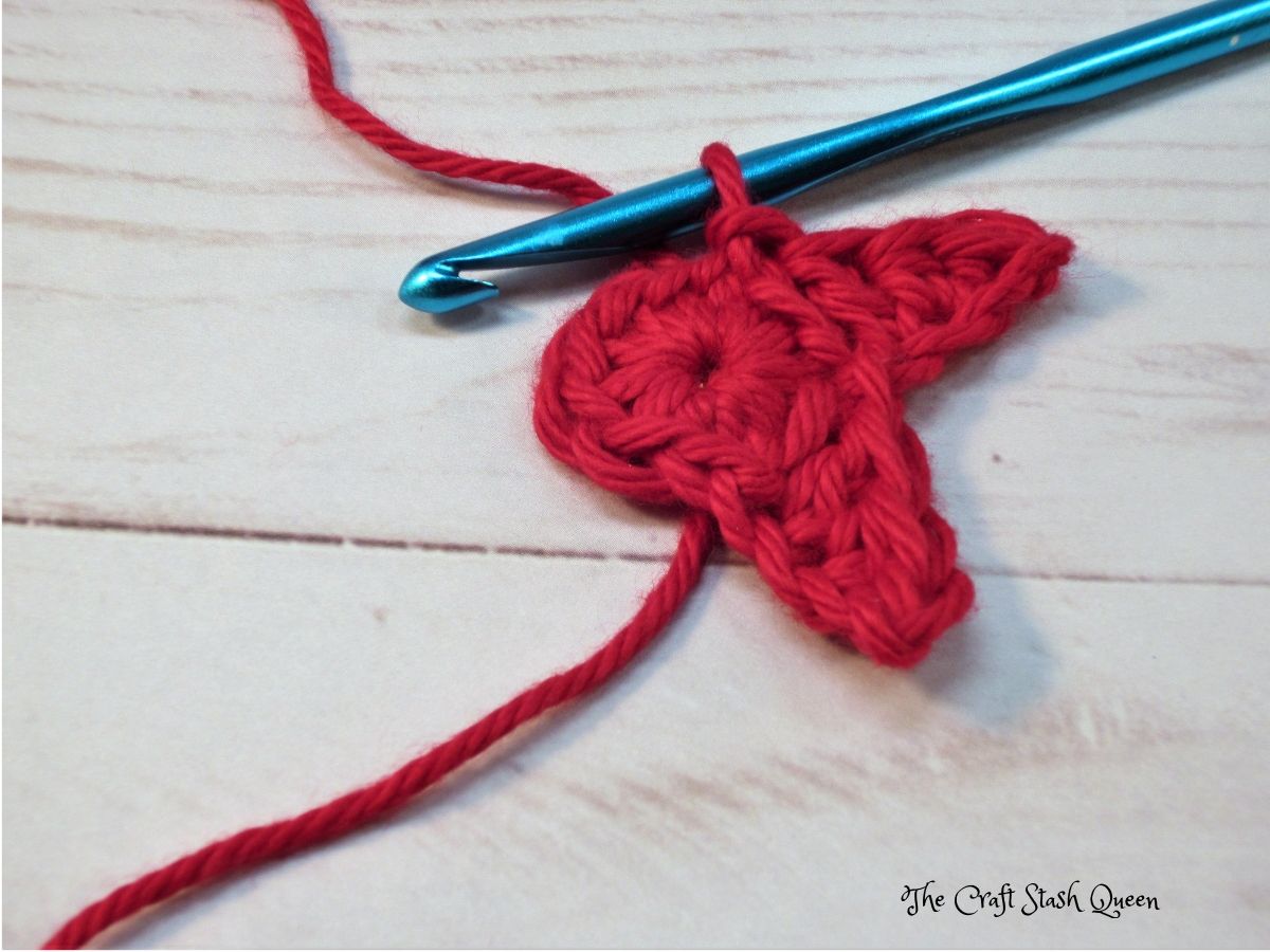How to Crochet a Star Applique - The Craft Stash Queen