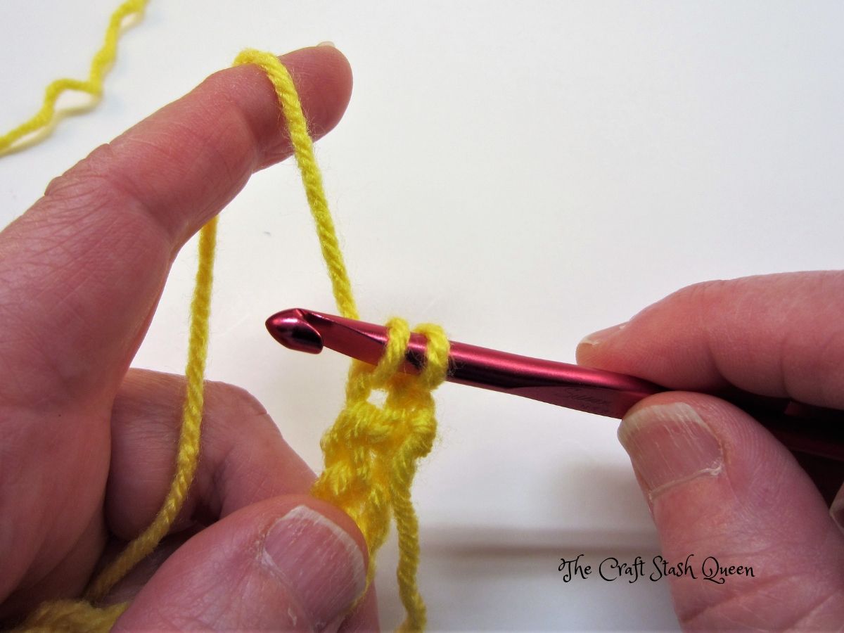 How to Crochet the Single Crochet Stitch - The Craft Stash Queen