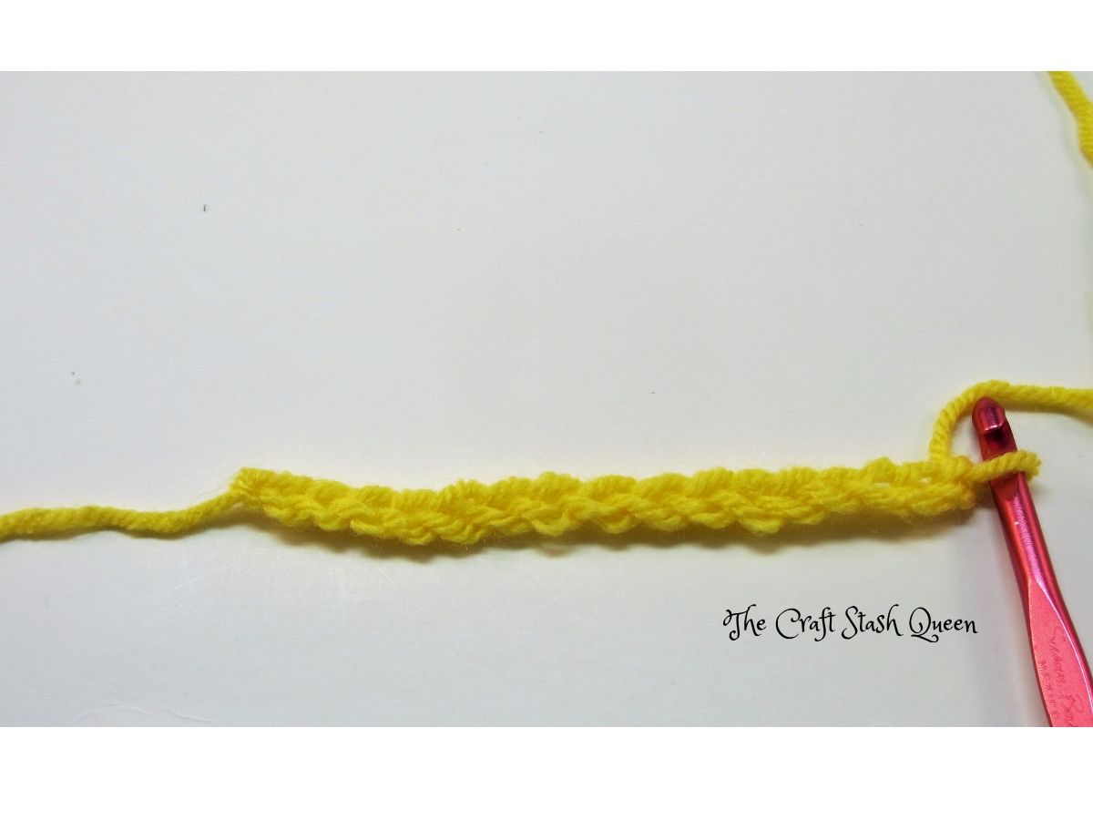 How to Crochet the Single Crochet Stitch - The Craft Stash Queen